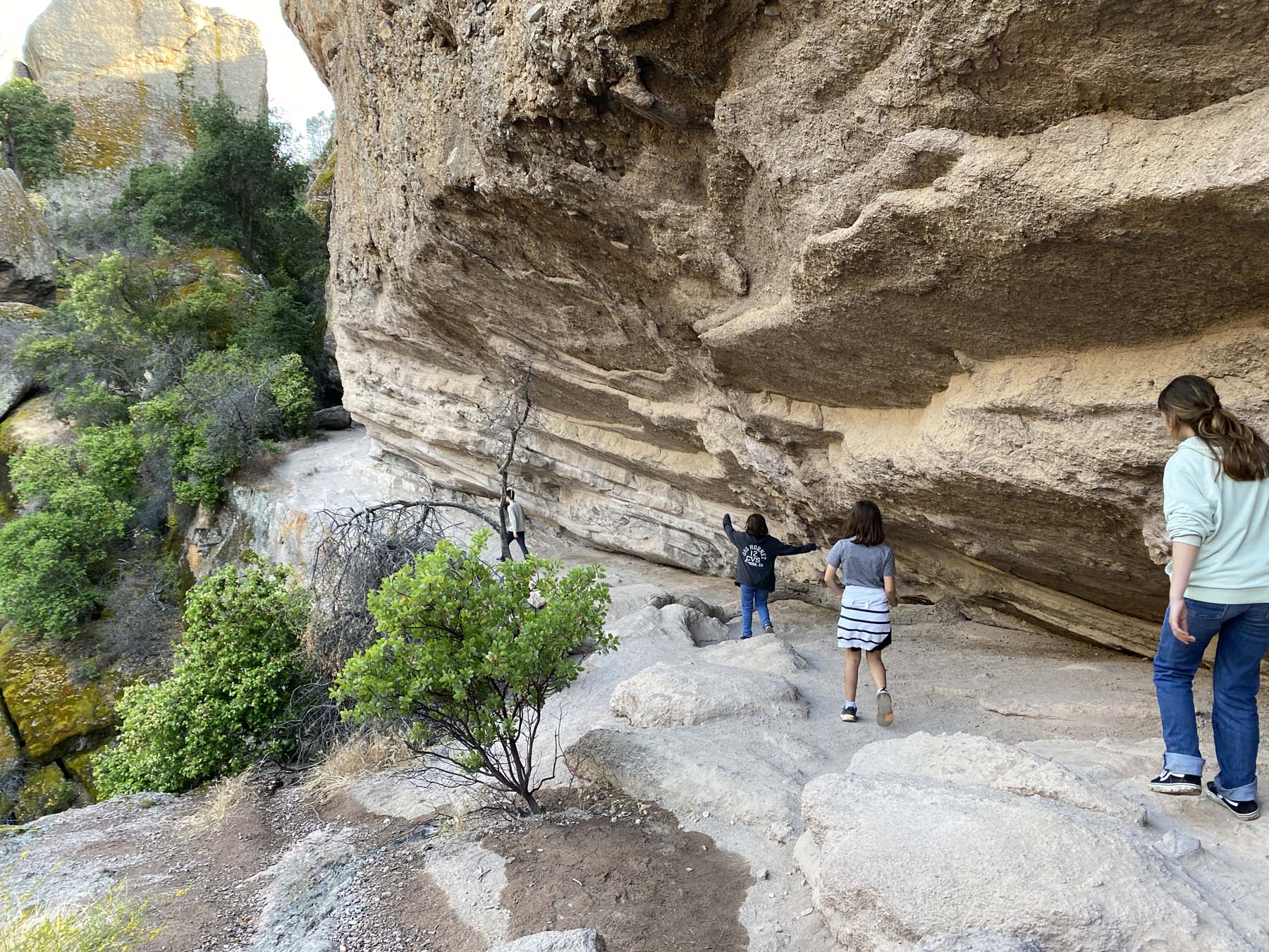 Bear Gulch Cave (Pinnacles National Monument) - Hike Monterey